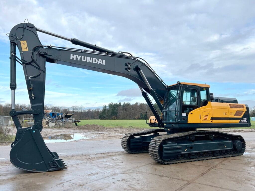 Hyundai 360 Excavator on Rent | Hyundai 360 on Rent